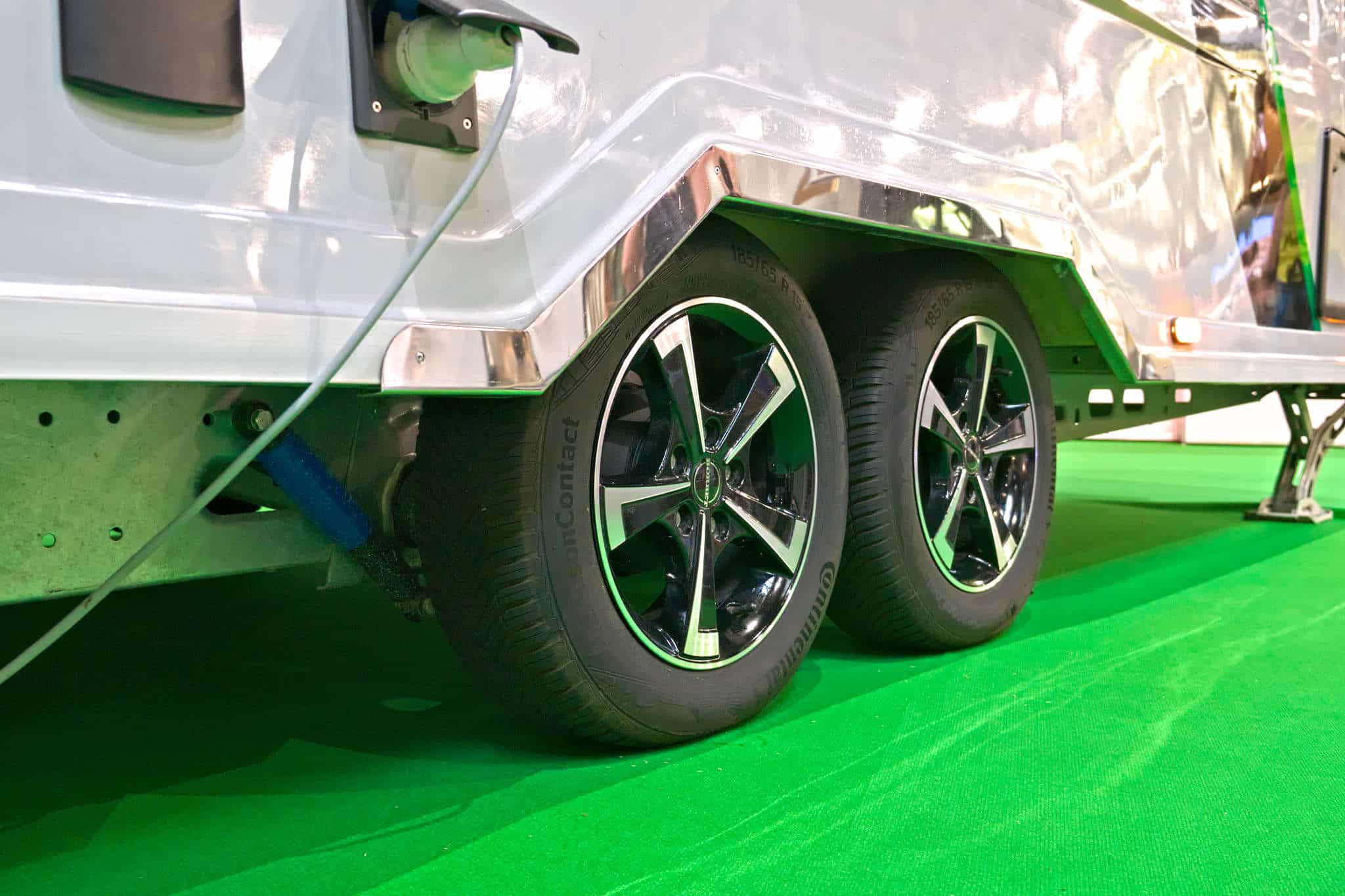 Derubis Seri 7 (2025): Monokok gövdeli ve ambiyans aydınlatmalı lüks karavan